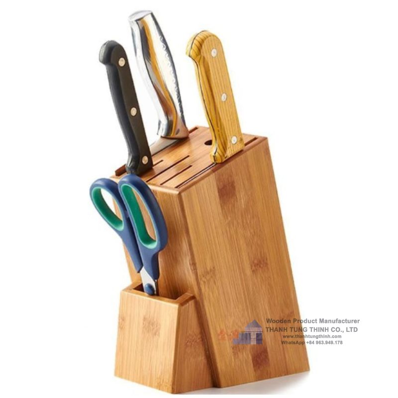 Basic Wooden Knife Block To Protect Your Kids From Getting Hurtted